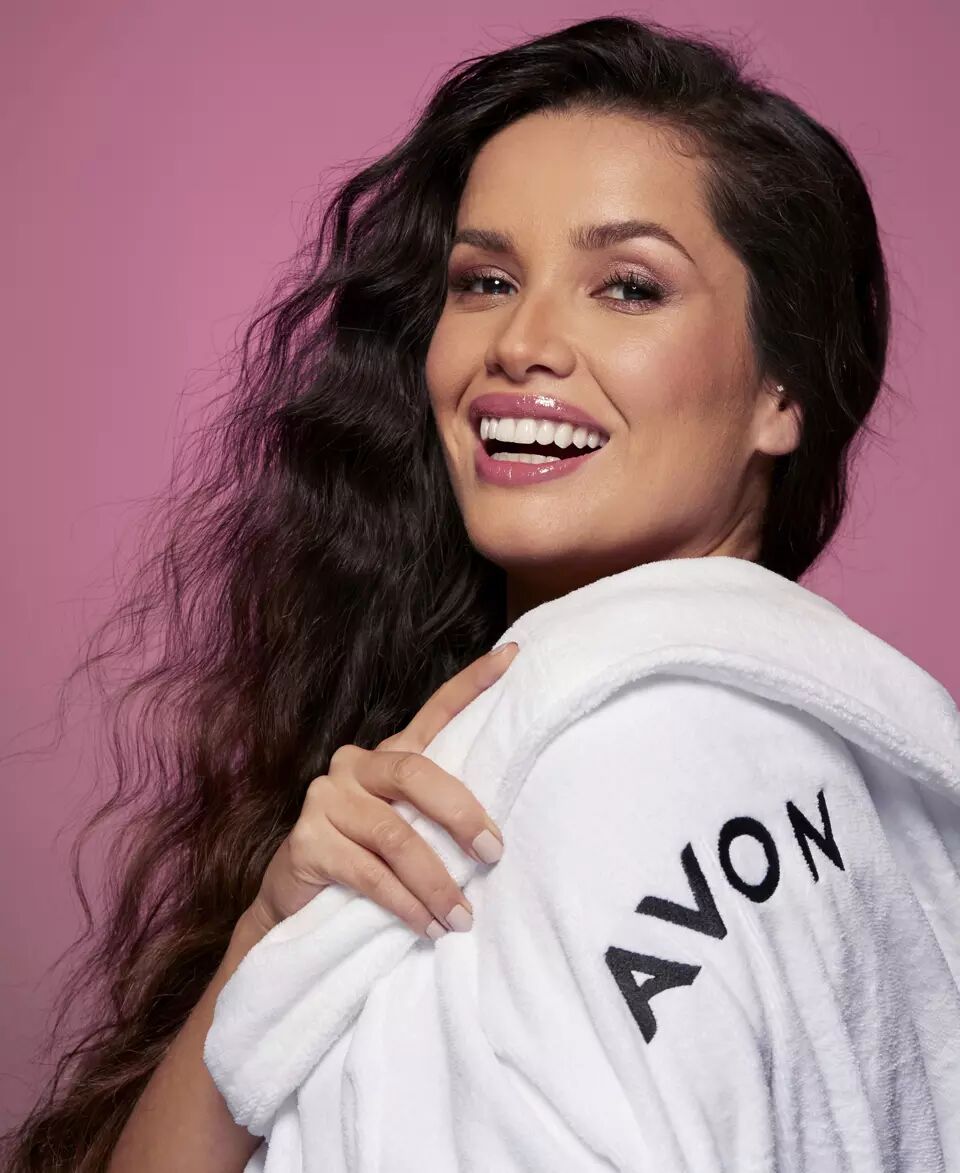 Aprenda o passo a passo da maquiagem da Juliette para Avon | Revista ...